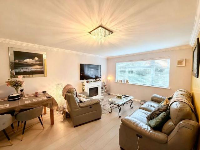 2 bedroom maisonette to rent