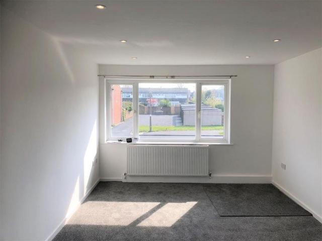 2 bedroom maisonette to rent