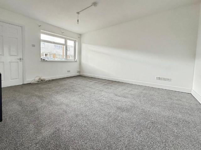 2 bedroom maisonette to rent