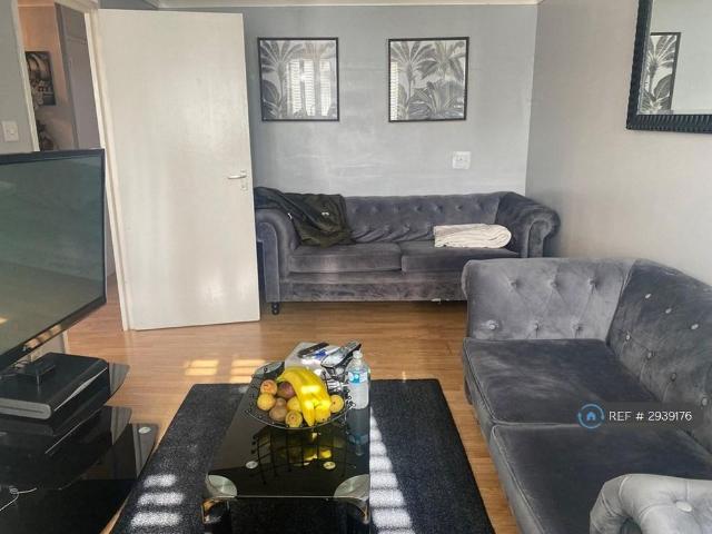 2 bedroom maisonette to rent