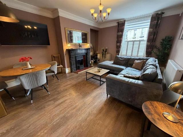 2 bedroom maisonette to rent