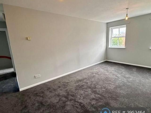 2 bedroom maisonette to rent
