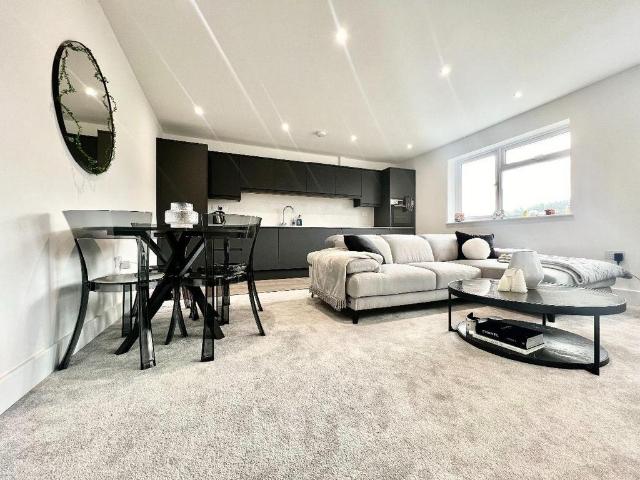 2 bedroom maisonette to rent