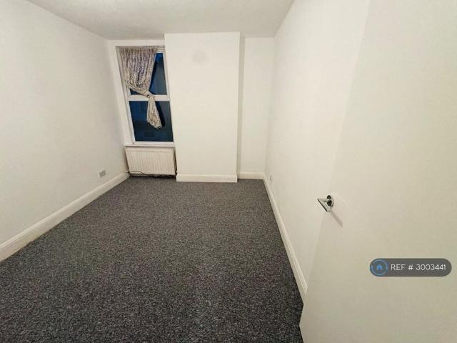 2 bedroom maisonette to rent