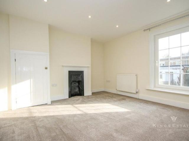 2 bedroom maisonette to rent