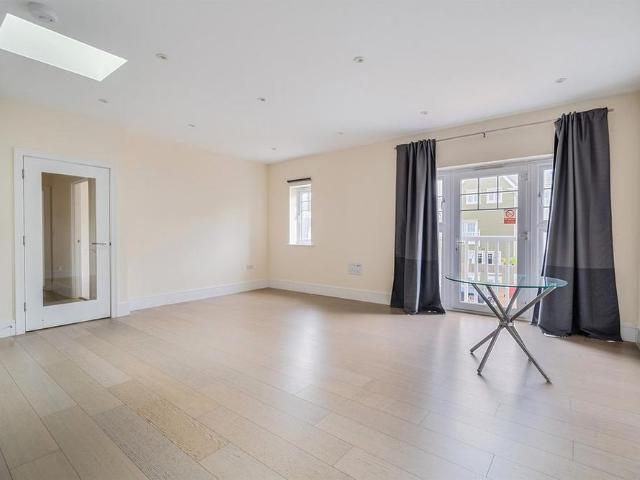 2 bedroom maisonette to rent