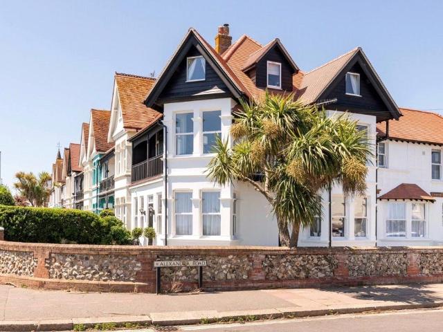 2 bedroom maisonette to rent