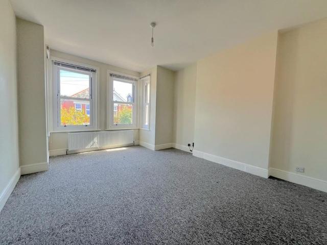 2 bedroom maisonette to rent