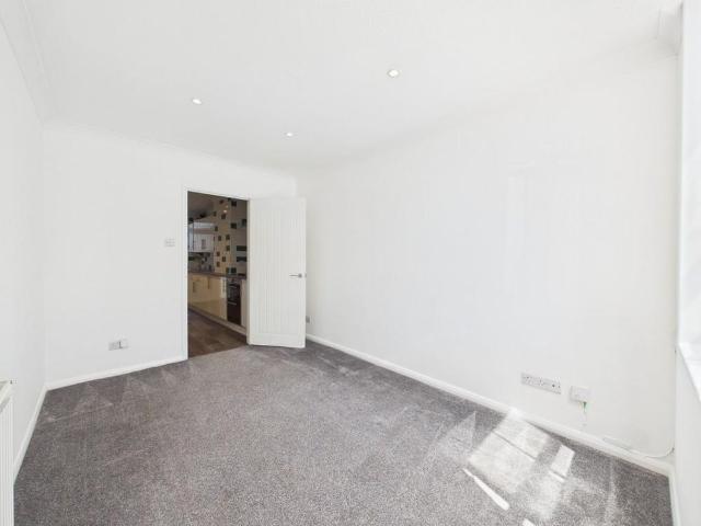2 bedroom maisonette to rent