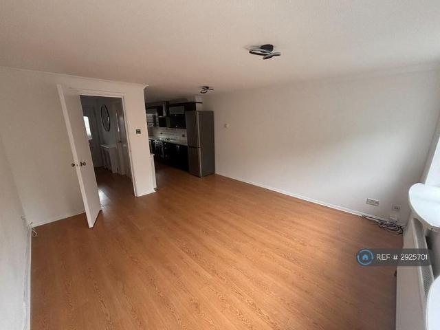 2 bedroom maisonette to rent