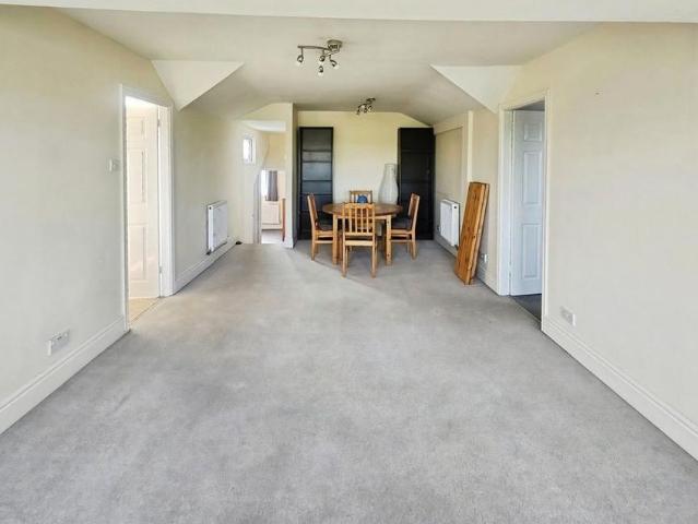 2 bedroom maisonette to rent