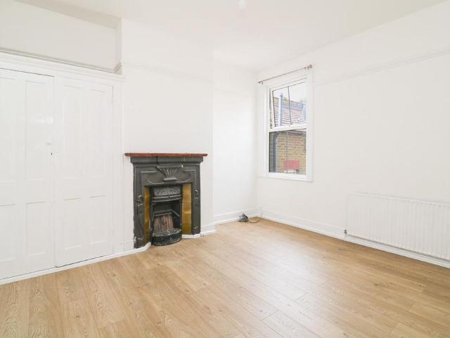 2 bedroom maisonette to rent