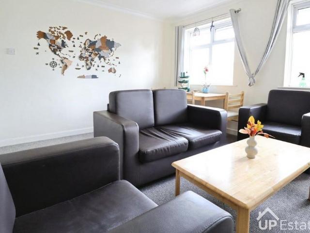 2 bedroom maisonette to rent