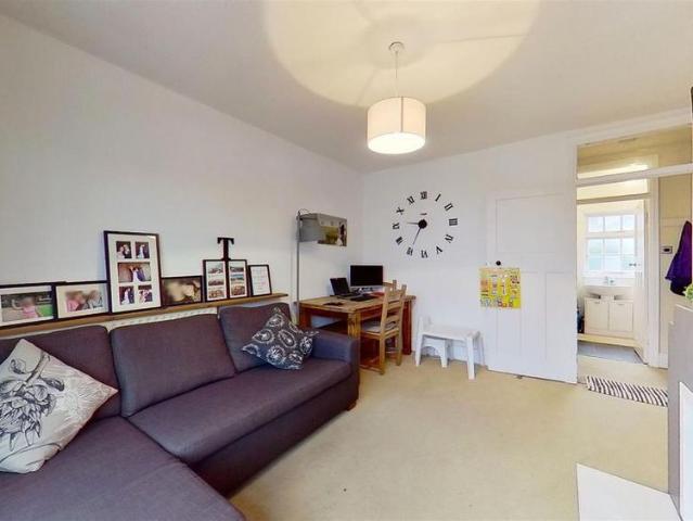 2 bedroom maisonette to rent