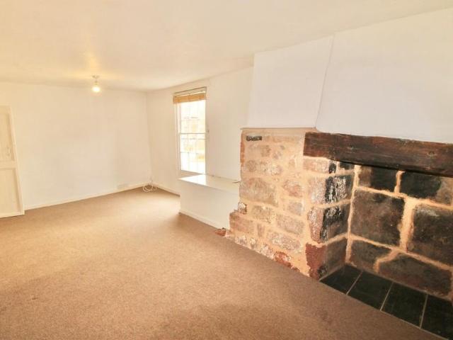 2 bedroom maisonette to rent