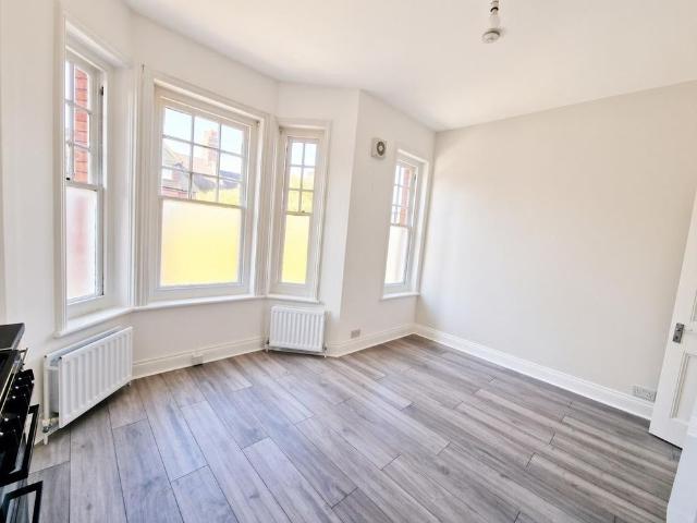 2 bedroom maisonette to rent