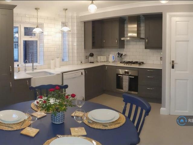 2 bedroom maisonette to rent
