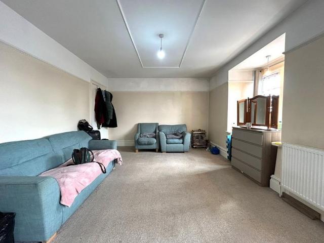2 bedroom maisonette to rent