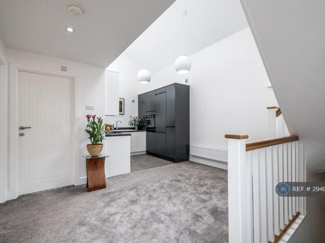 2 bedroom maisonette to rent