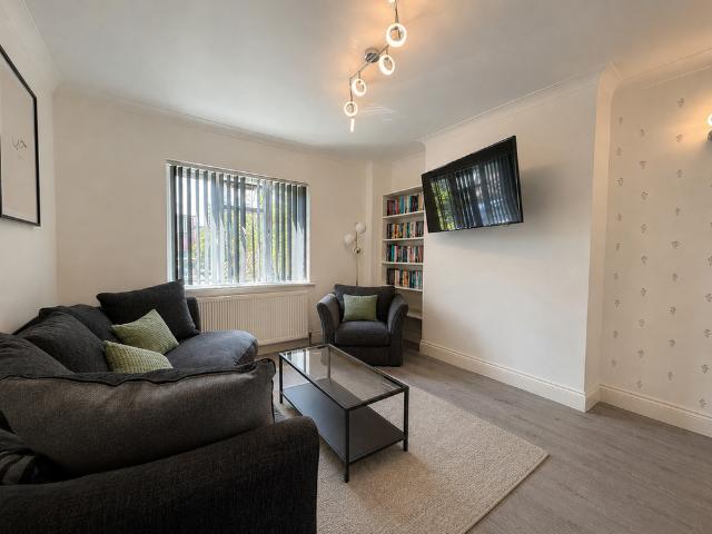 2 bedroom maisonette to rent