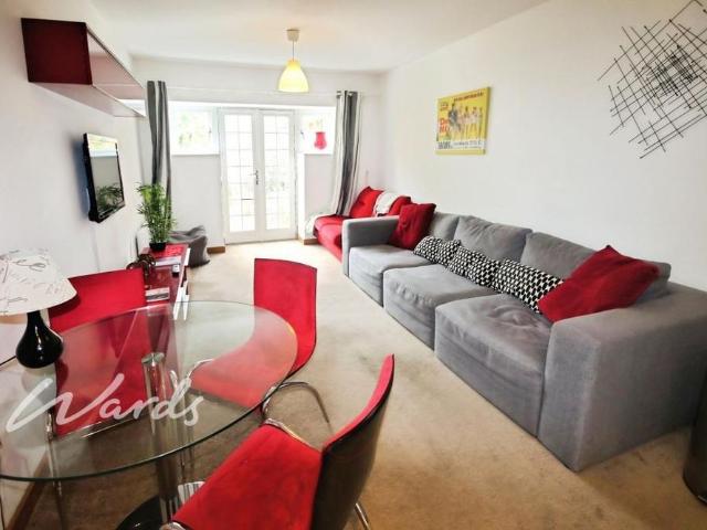 2 bedroom maisonette to rent