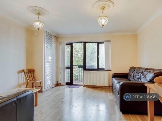 2 bedroom maisonette to rent