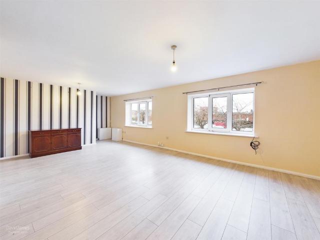 2 bedroom Maisonette to rent