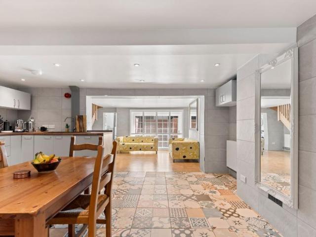 2 bedroom maisonette to rent