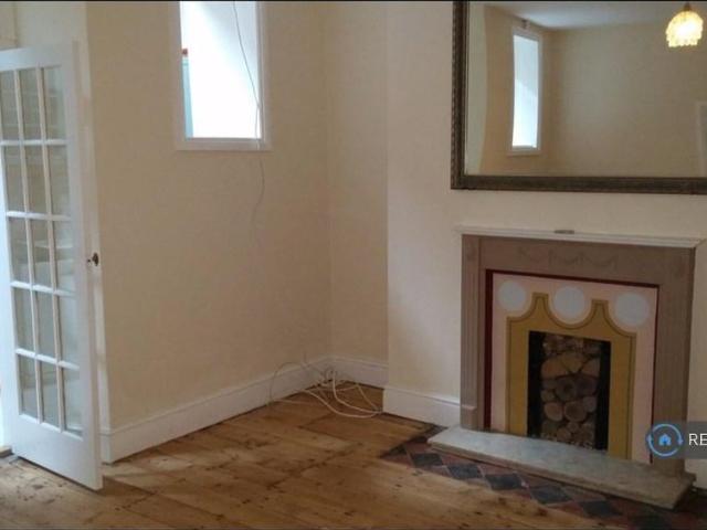 2 bedroom maisonette to rent