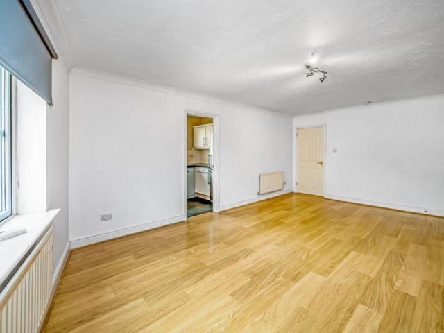 2 bedroom maisonette to rent