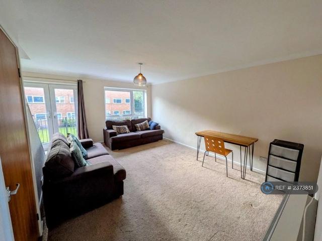 2 bedroom maisonette to rent