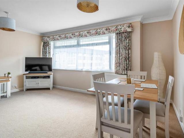 2 bedroom maisonette to rent