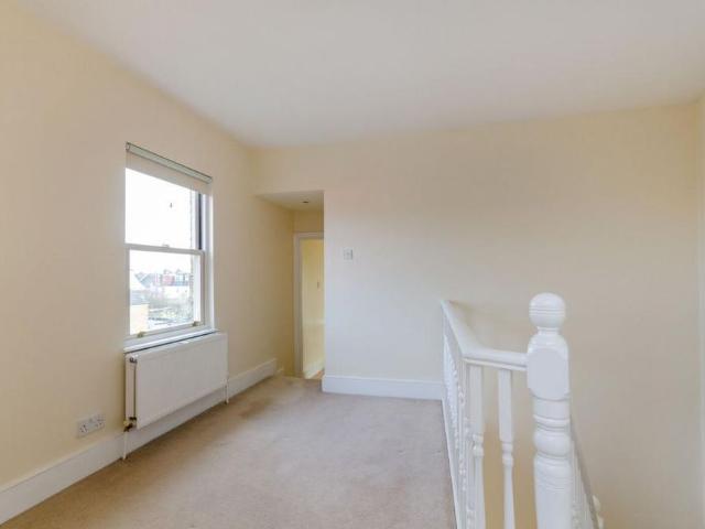 2 bedroom maisonette to rent