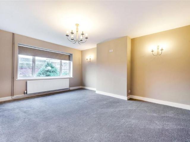 2 bedroom maisonette to rent