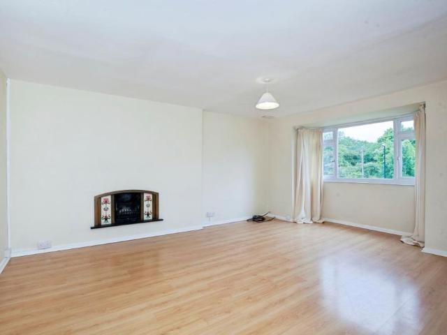 2 bedroom maisonette to rent