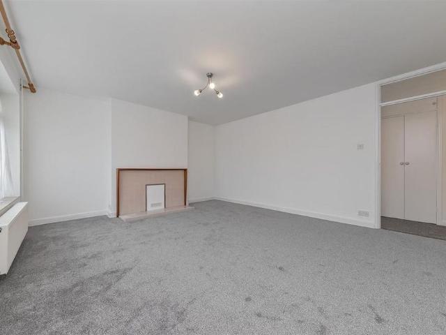 2 bedroom maisonette to rent