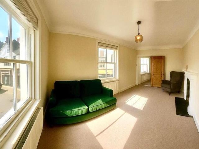 2 bedroom maisonette to rent