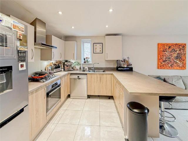 2 bedroom maisonette to rent