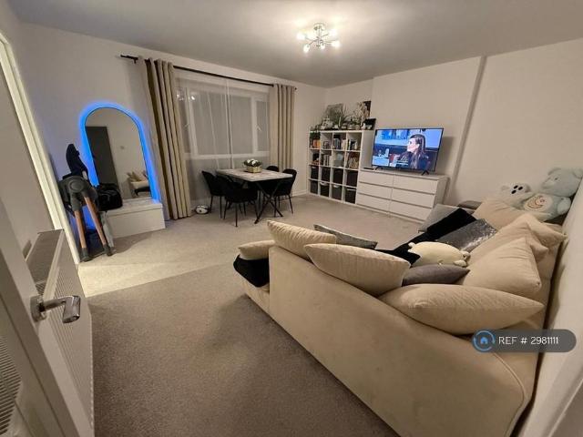 2 bedroom maisonette to rent