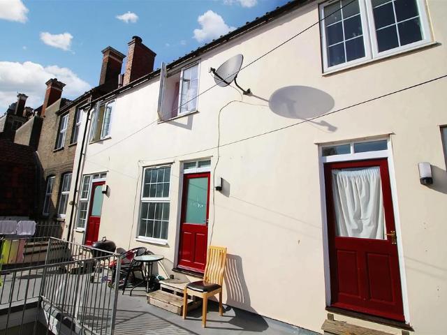 2 bedroom maisonette to rent