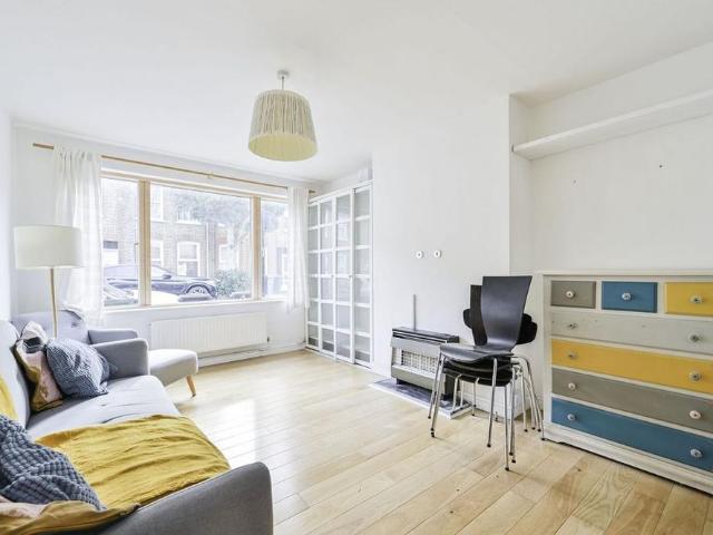 2 bedroom maisonette to rent