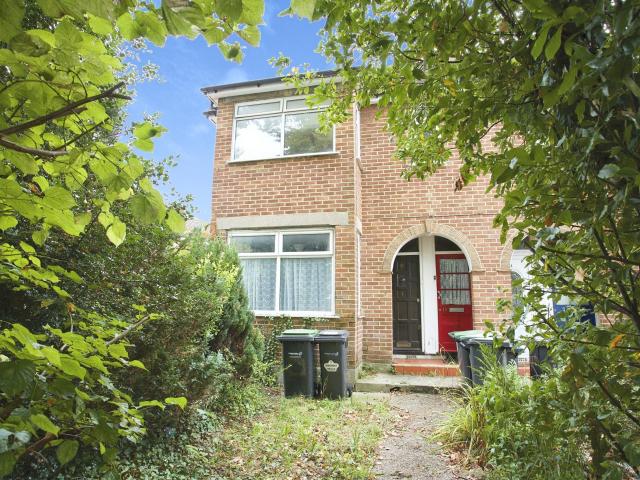 2 bedroom maisonette to rent