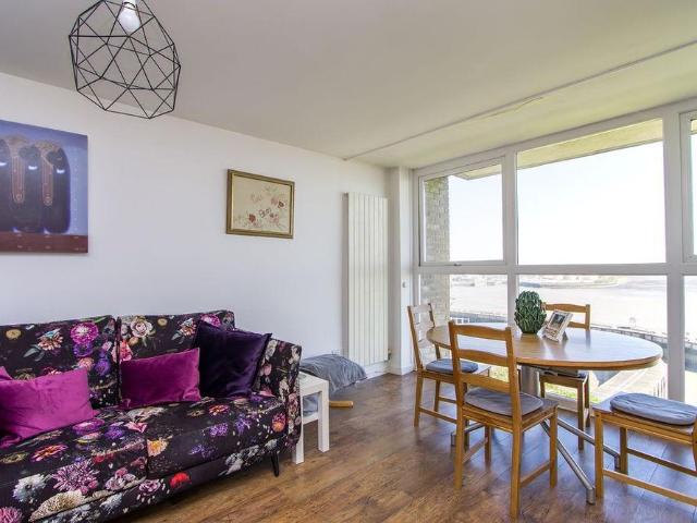 2 bedroom maisonette to rent