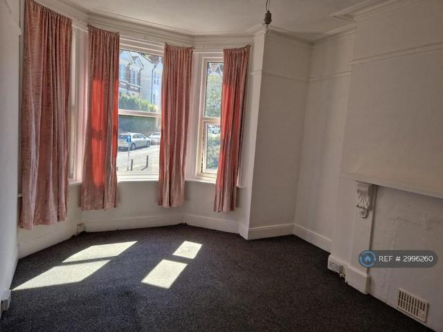 2 bedroom maisonette to rent