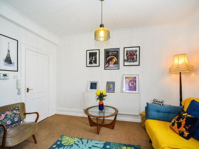 2 bedroom maisonette to rent
