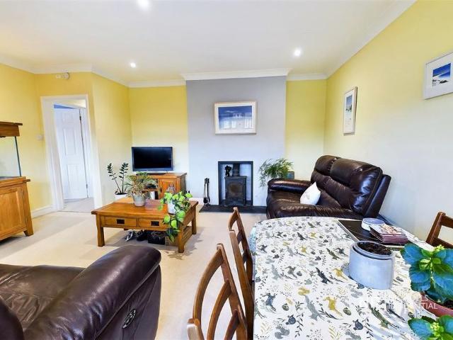 2 bedroom maisonette to rent