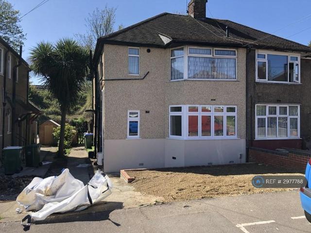 2 bedroom maisonette to rent