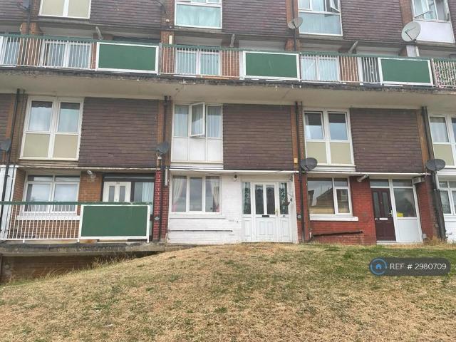 2 bedroom maisonette to rent