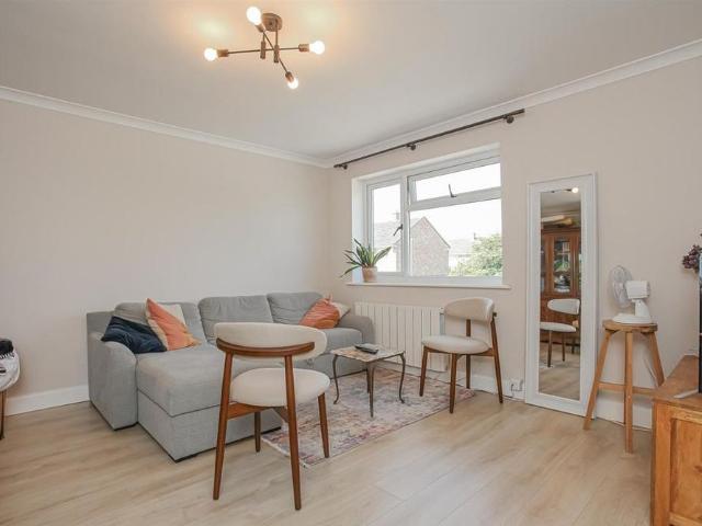 2 bedroom maisonette to rent