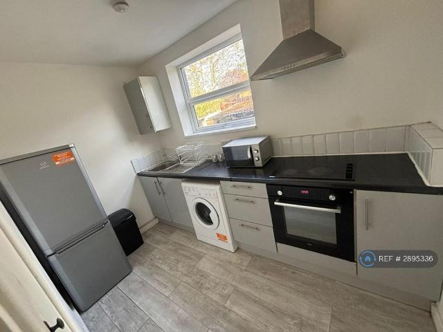 2 bedroom maisonette to rent